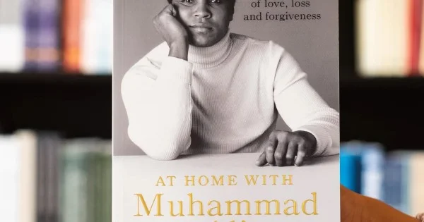 At Home with Muhammad Ali: A Memoir of Love, Loss and Forgiveness By ...